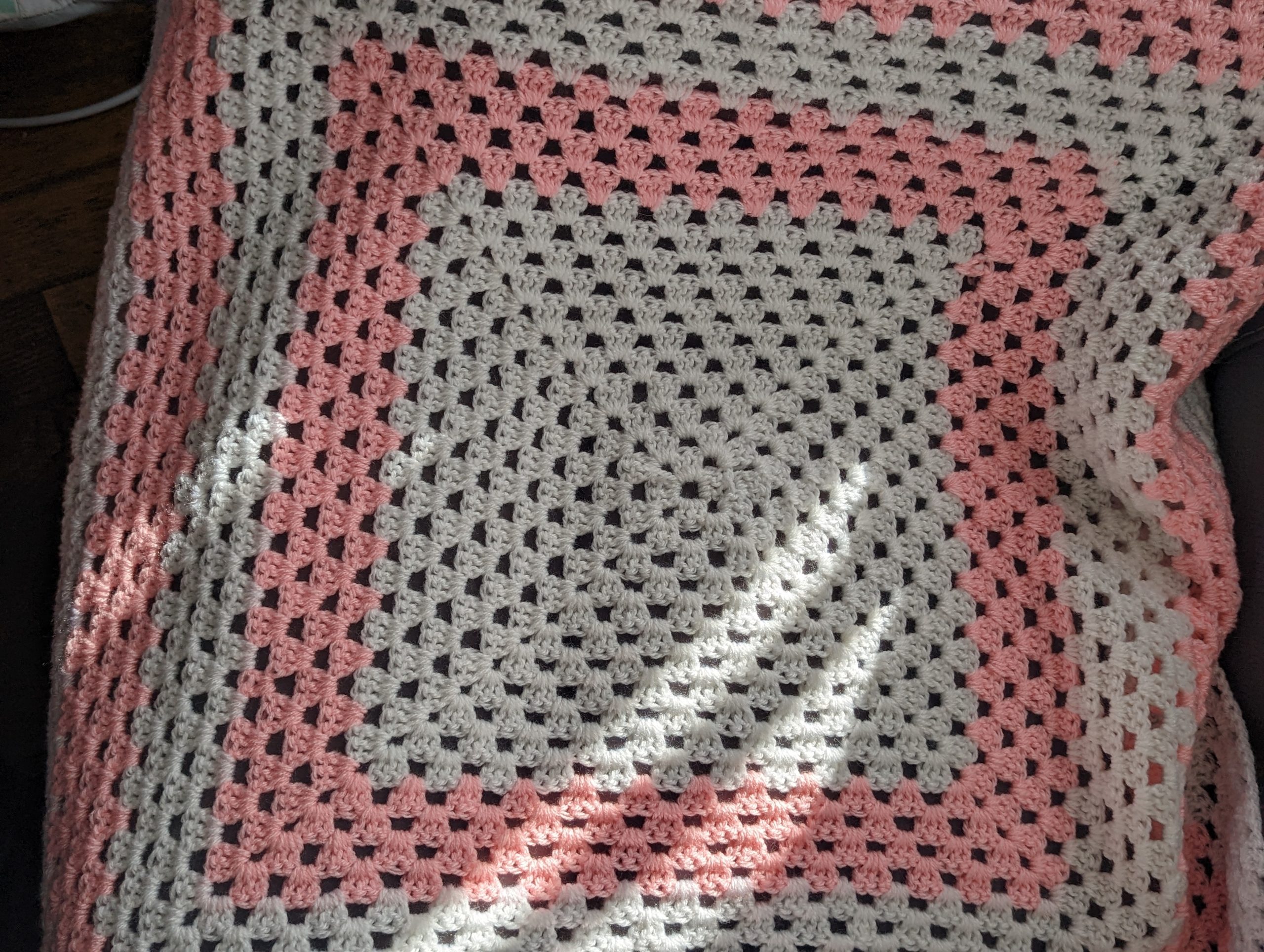 random granny square design blanket – Crimson Crafts